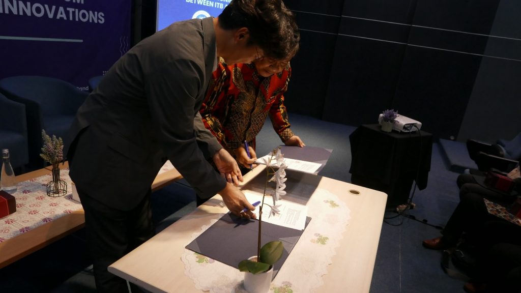 Institut Teknologi Bandung and Digital-X AIoT Research Centre, Pusan ...